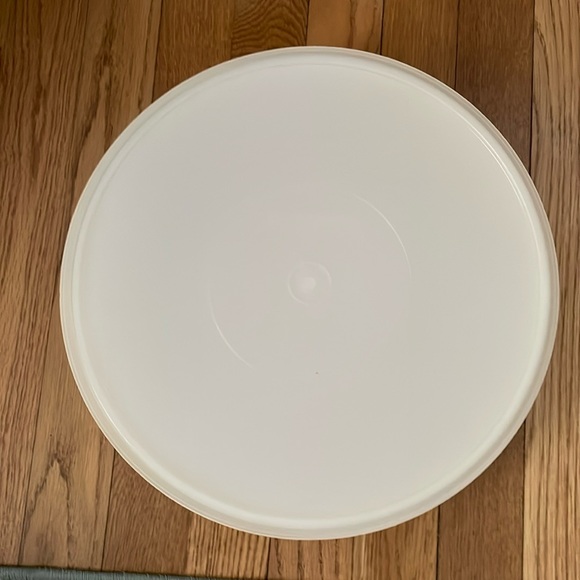 Tupperware | Kitchen | Vintage Tupperware Cupcake Keeper Cylinder ...